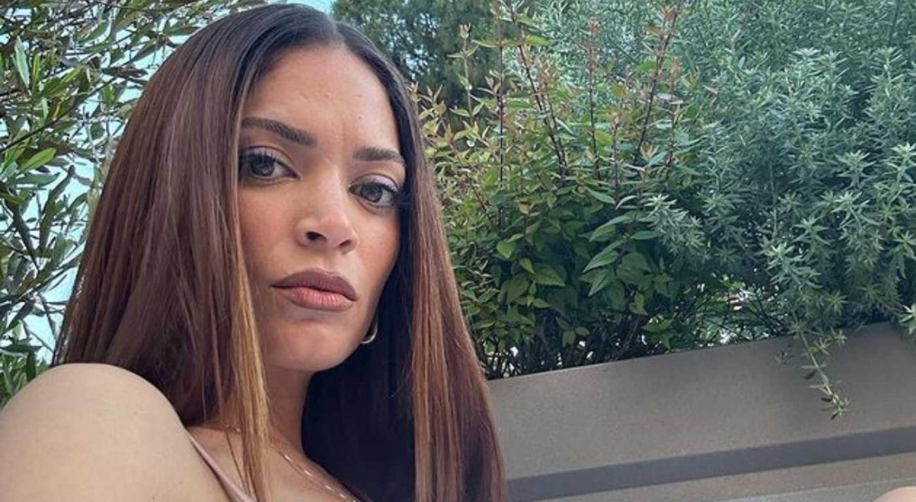 Elodie, fan in delirio. La cantante si mostra senza niente addosso: “Tu ...